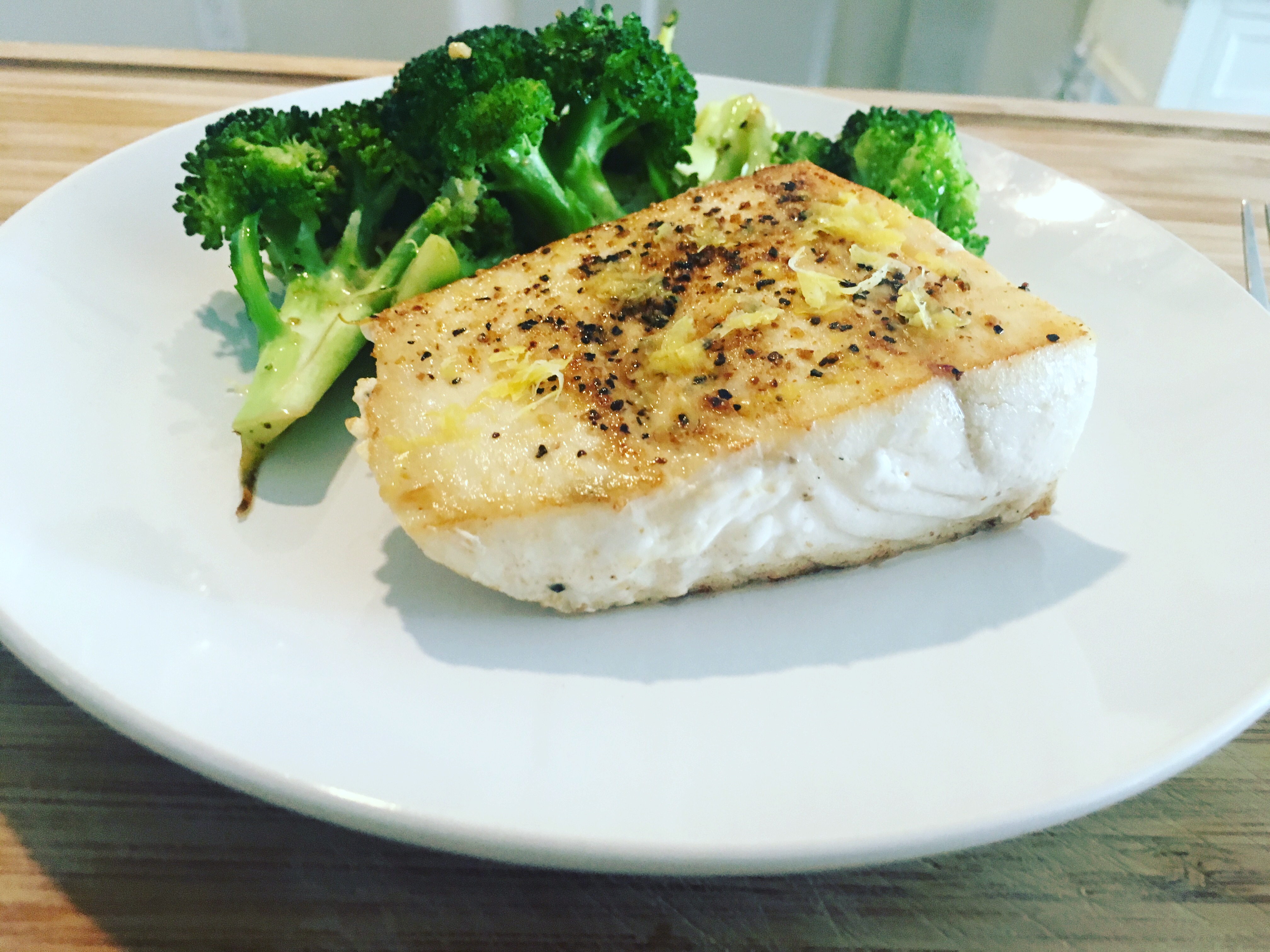 Sautéed Halibut and Lemon Garlic Broccoli – cookingwithsydney